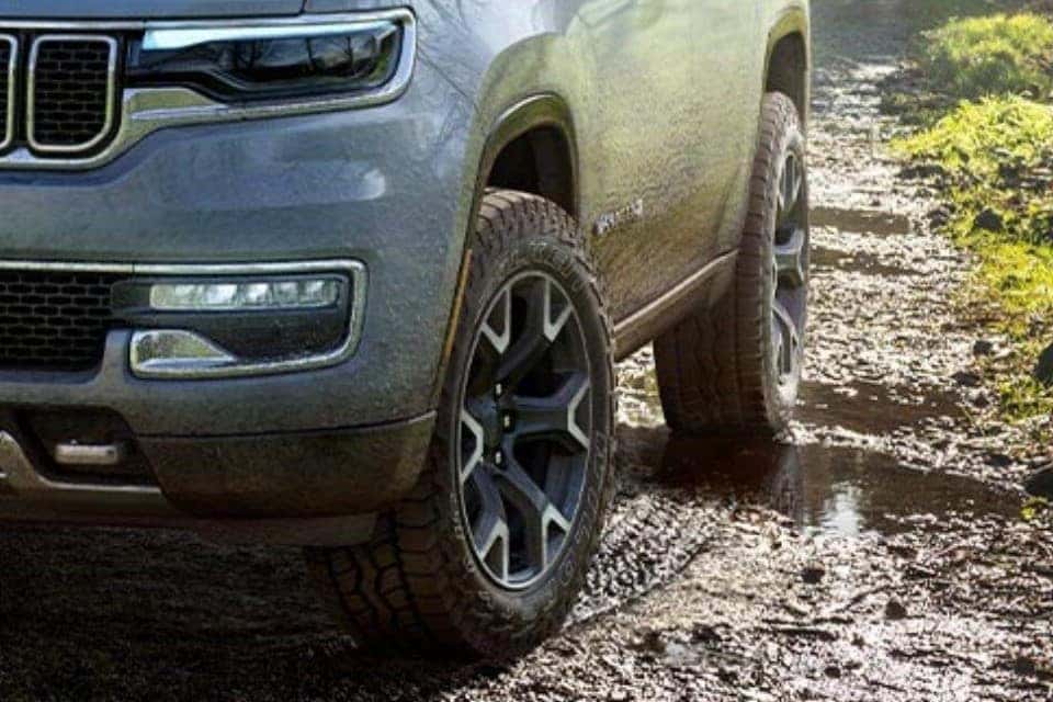 What is the difference between 4WD and AWD? | Lochmandy Motor Sales INC