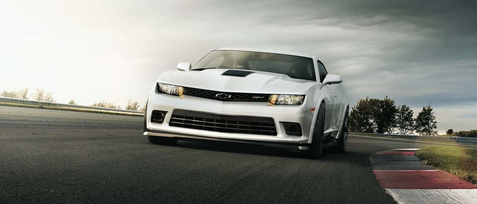 White Camaro Ss Wallpaper
